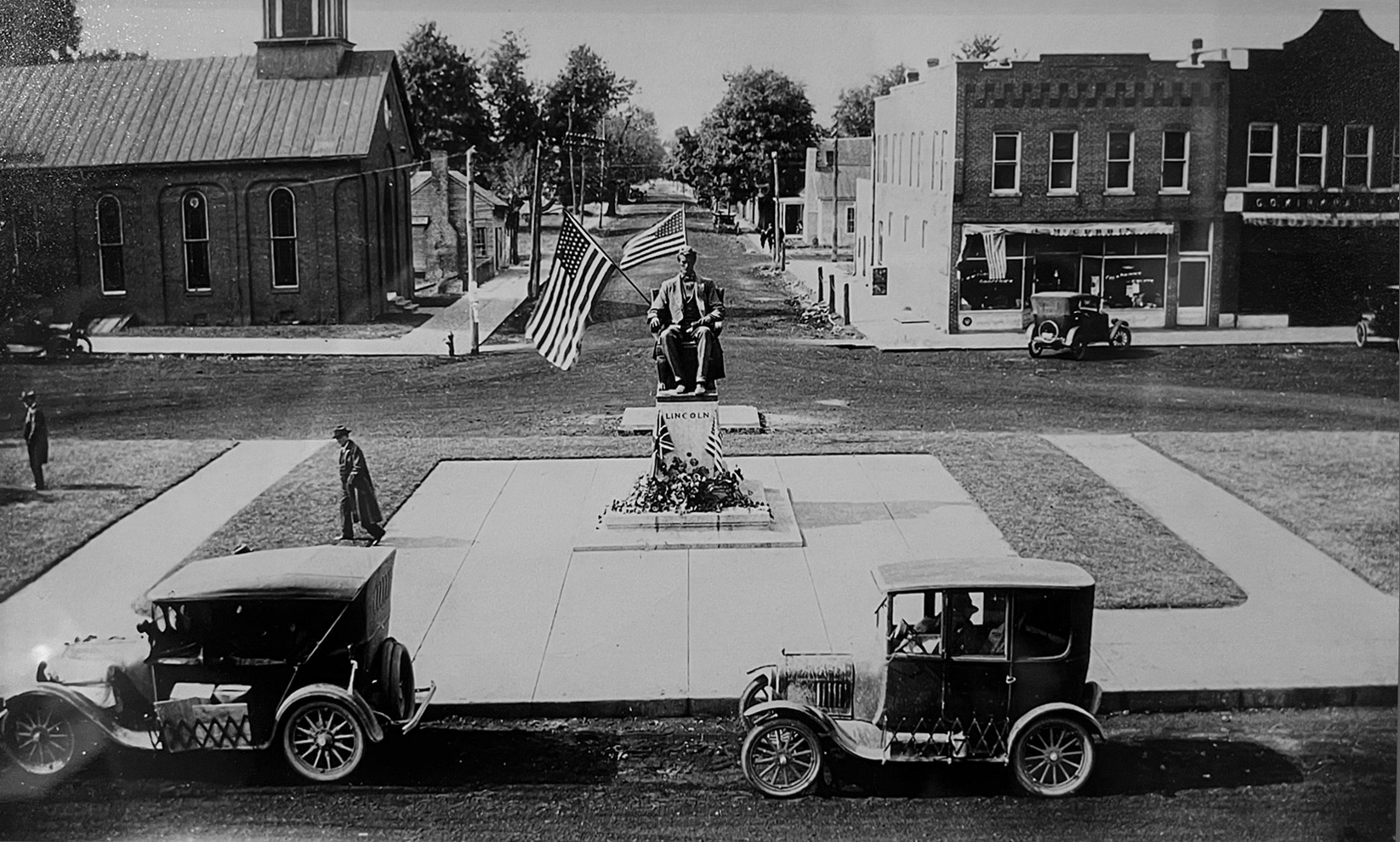 Lincoln Square & Presidential History - Visit Hodgenville, Kentucky